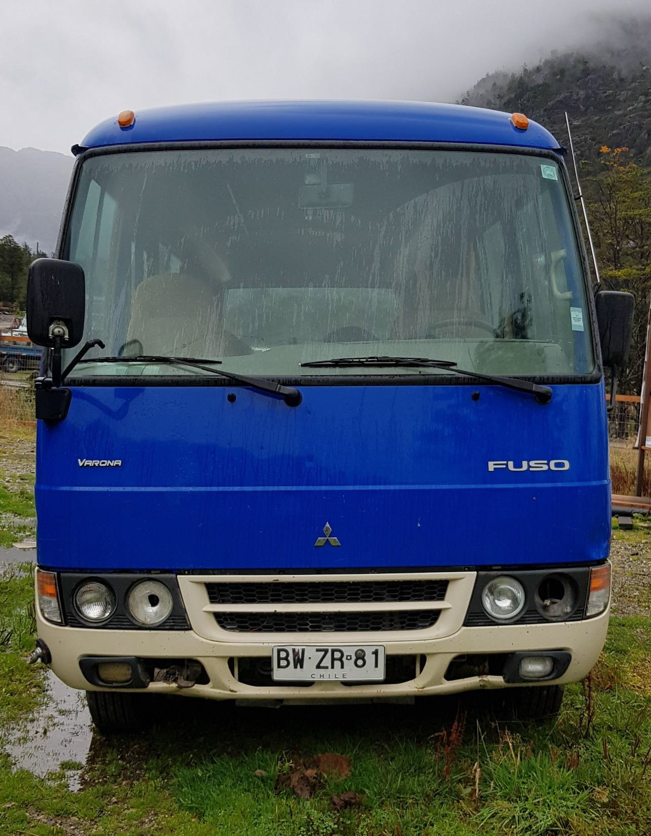 bus azul – Caleta Tortel – Zona Típica